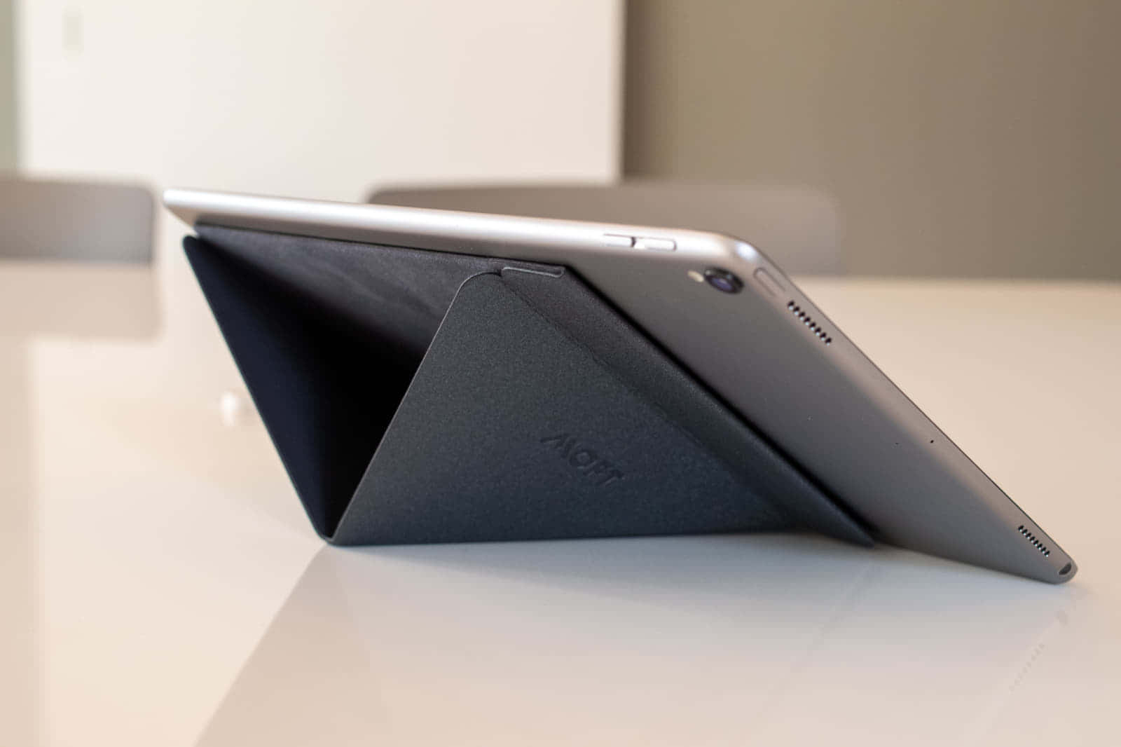 最薄クラスのスマホ･タブレットスタンド MOFT X [PR] ｜ VOLTECHNO