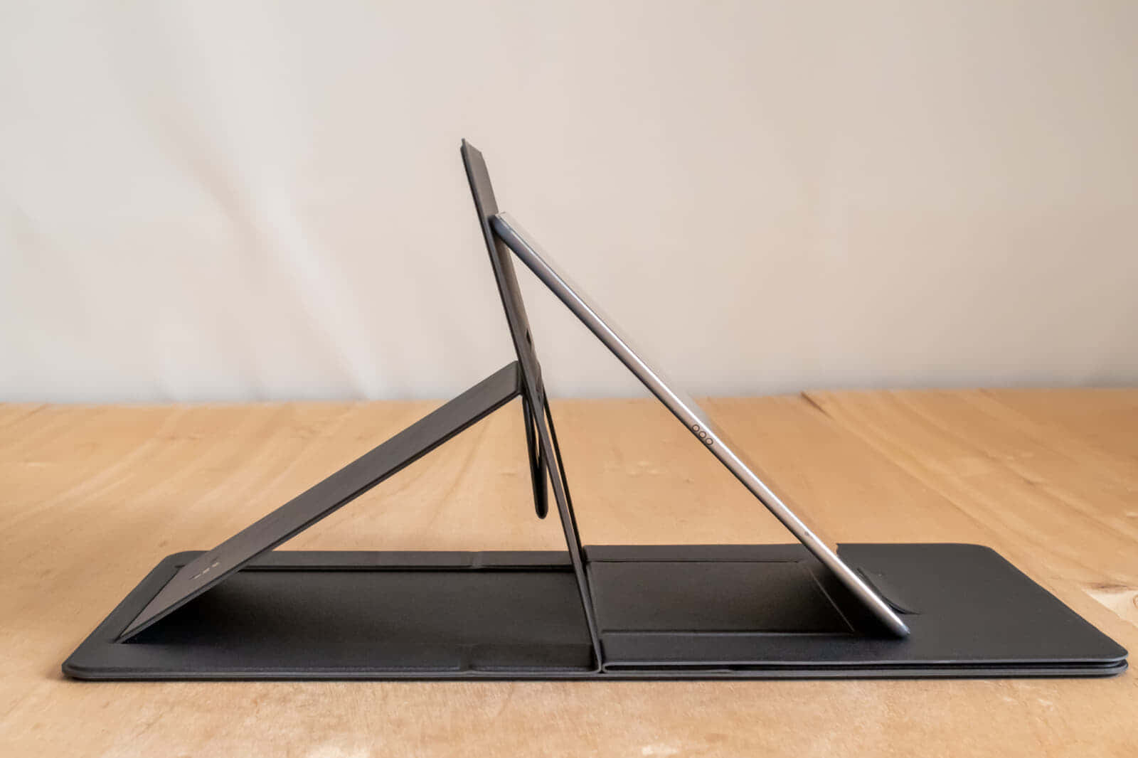 シンプル&軽量なPCデスク iSWIFT Piレビュー、快適な作業環境をどこでも実現！ ｜ VOLTECHNO