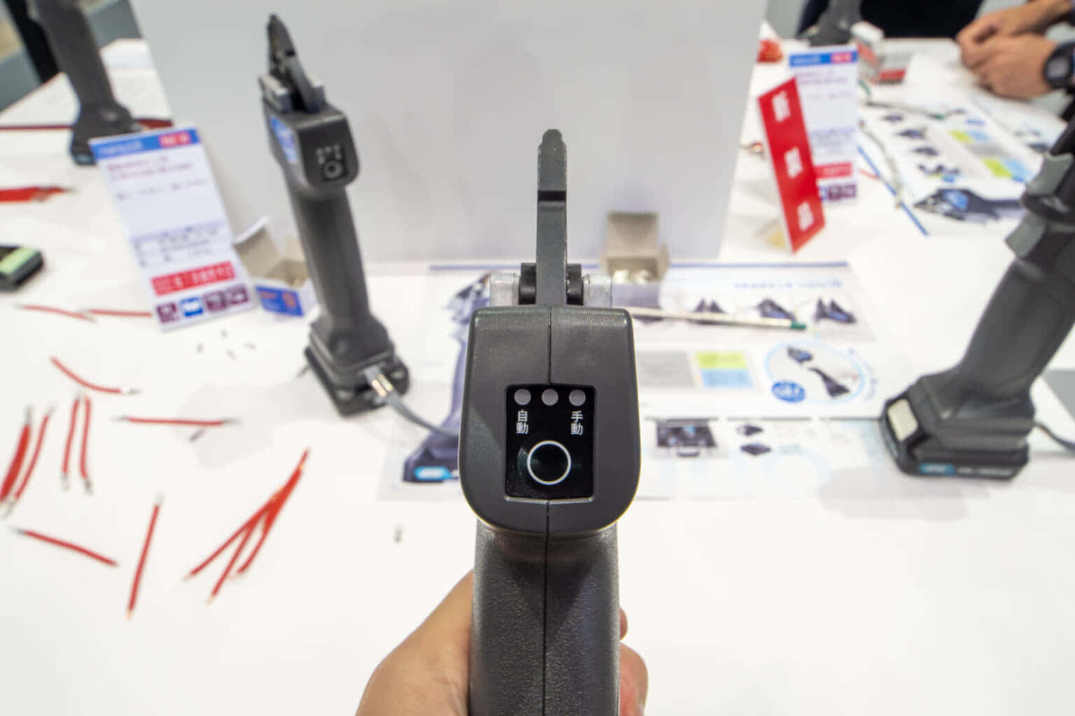 マクセルイズミ nanoMB 電動機械式多機能工具を発売、ダイス交換対応で多種多様な圧着作業に対応 ｜ VOLTECHNO