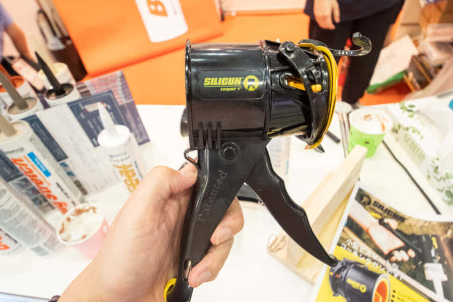 コンパクトなコーキングガン SILIGUNが日本上陸、ホルダ･ロッドが無い新形状 ｜ VOLTECHNO