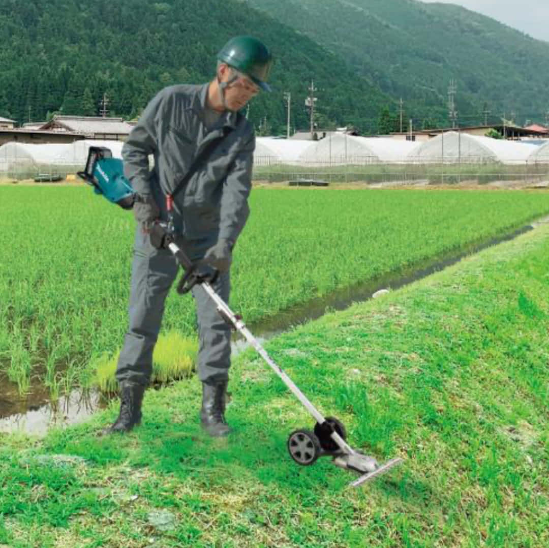 マキタ EN424MP グランドトリマアタッチメントを発売、草刈り時の石飛を低減するアタッチメント ｜ VOLTECHNO