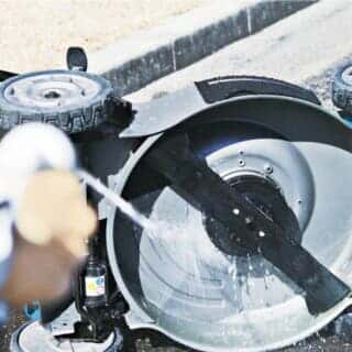 マキタ MLM466D 充電式芝刈機を発売、物前方傾斜+刃物回転加速性向上+電気ブレーキ ｜ VOLTECHNO